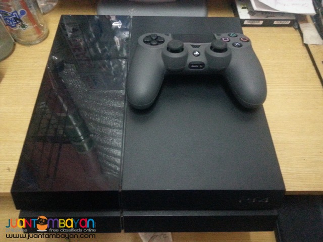 PS4 Game Console (complete set with 1 free game)