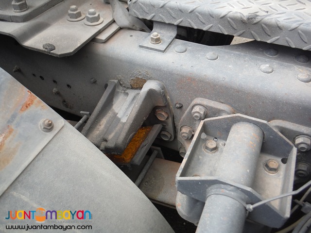 White ISUZU 6 Wheeler Tractor Head 10PE1 Engine Japan Surplus