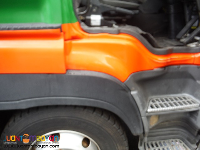 Green ISUZU 6 Wheeler Tractor Head 10PE1 Engine Japan Surplus