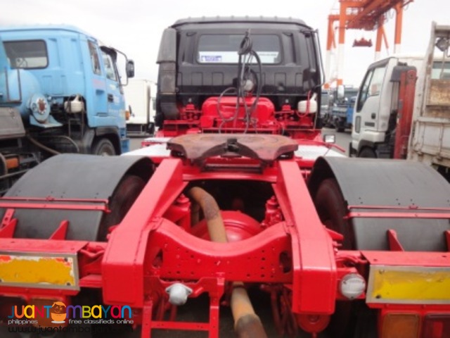 Red ISUZU 6 Wheeler Tractor Head 10PE1 Engine JPN Surplus