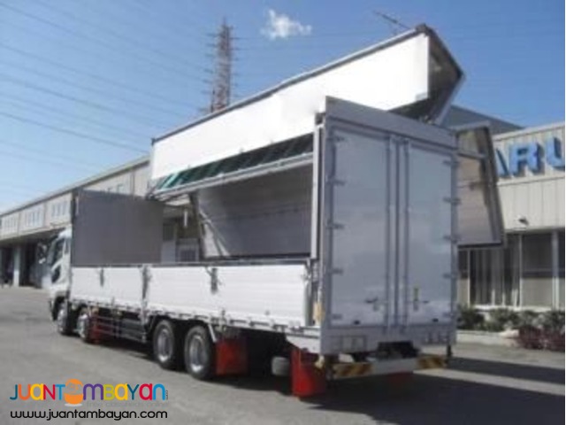 10" wheeler HOWO Sinotruk Wing Van 371hp (32ft)