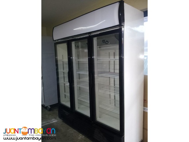 UPRIGHT DISPLAY CHILLER ( 3 DOOR)