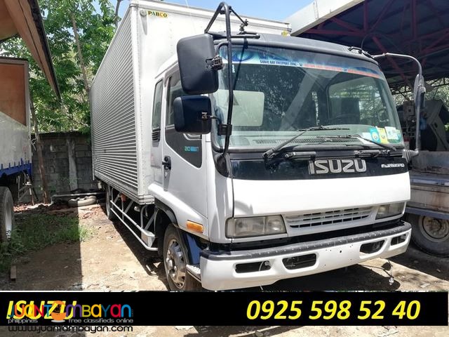 isuzu forward giga 22ft close van