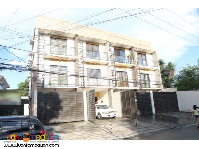 Classic Design Townhouse in Project 8, QC Metro Manila PH893