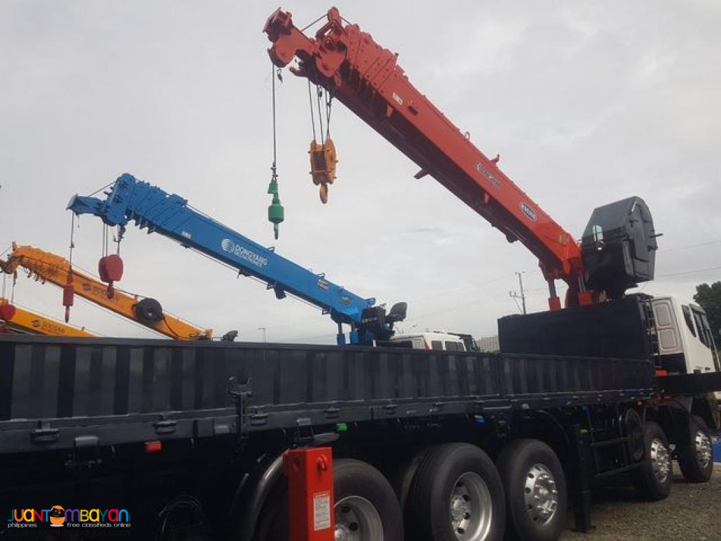 15 tons boom truck / cargo crane truck
