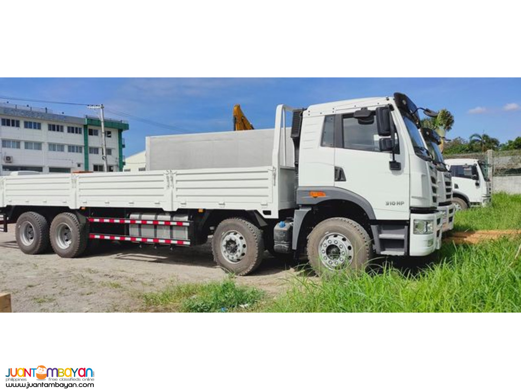 FAW 12-WHEELER CARGO TRUCK
