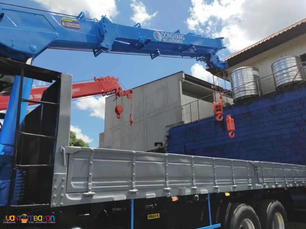 Daewoo 10 tons Boom Truck with Dongyang SS2515 Crane Model EURO 4