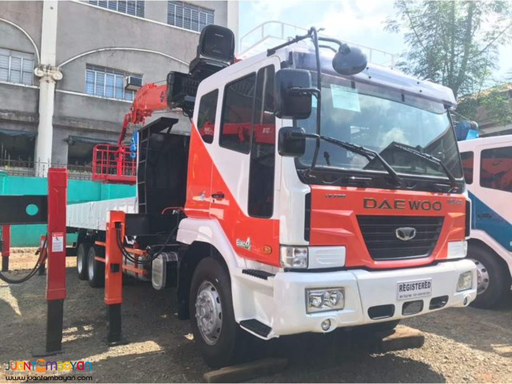FOR SALE: New Arrival Daewoo 7 tons Boom Truck with Man Lift
