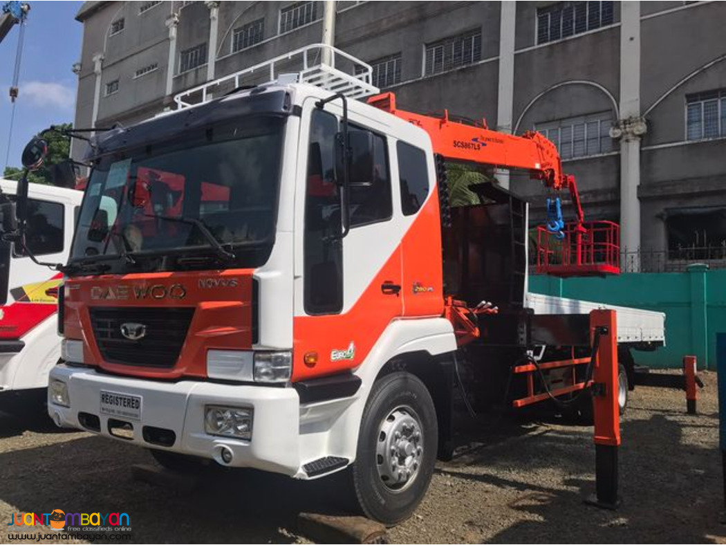 FOR SALE: New Arrival Daewoo 7 tons Boom Truck with Man Lift