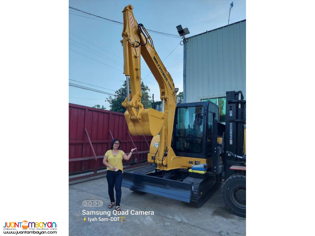 MAXPOWER ME60-9 BACKHOE WITH BREAKER LINE AND DOZER 0.3CBM