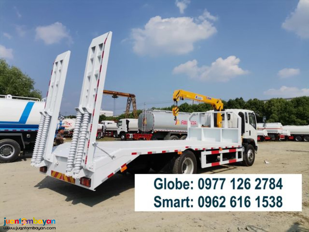 SELF-LOADING WITH 5TONS CRANE HOWO A7
